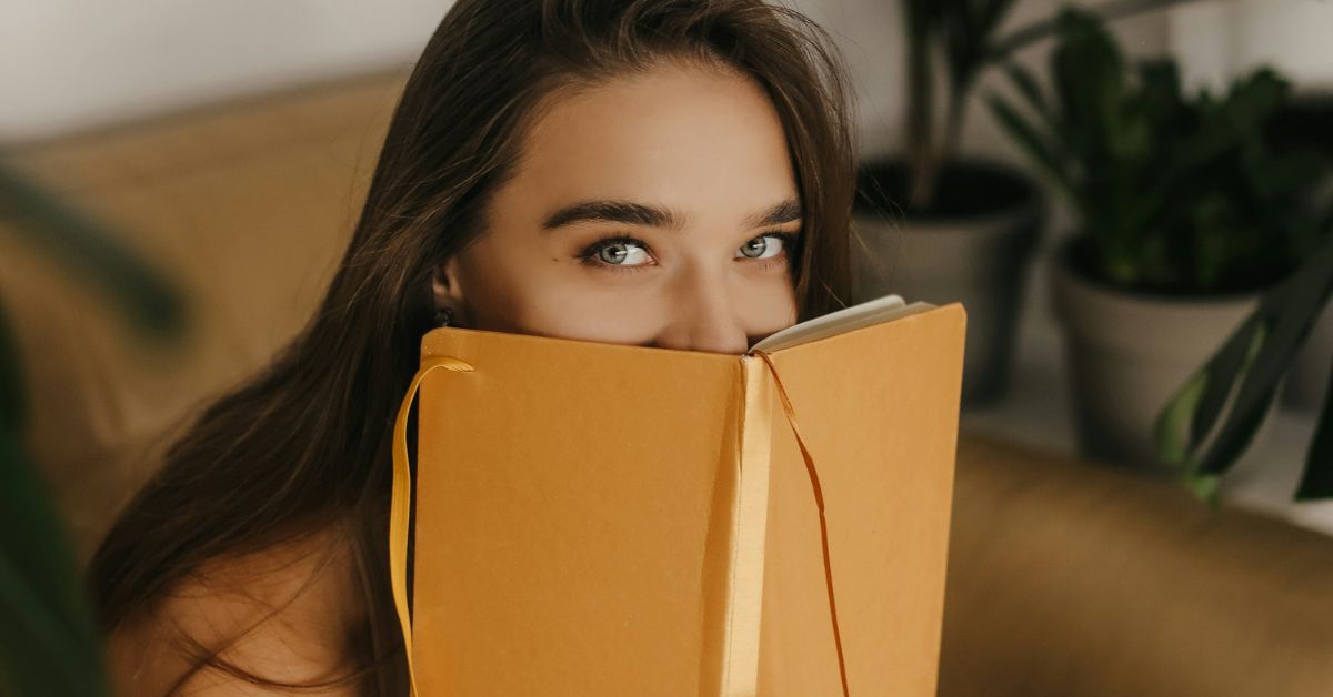 Đọc sách có giúp bạn sống lâu hơn không? | ELLE